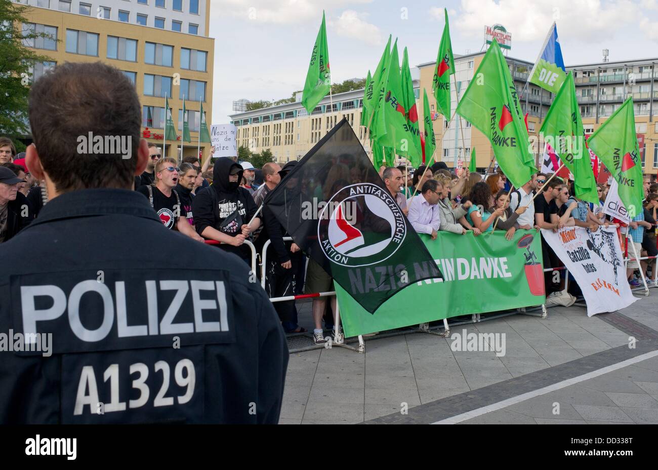 Berlin germany right wing demonstrators npd hi-res stock photography ...