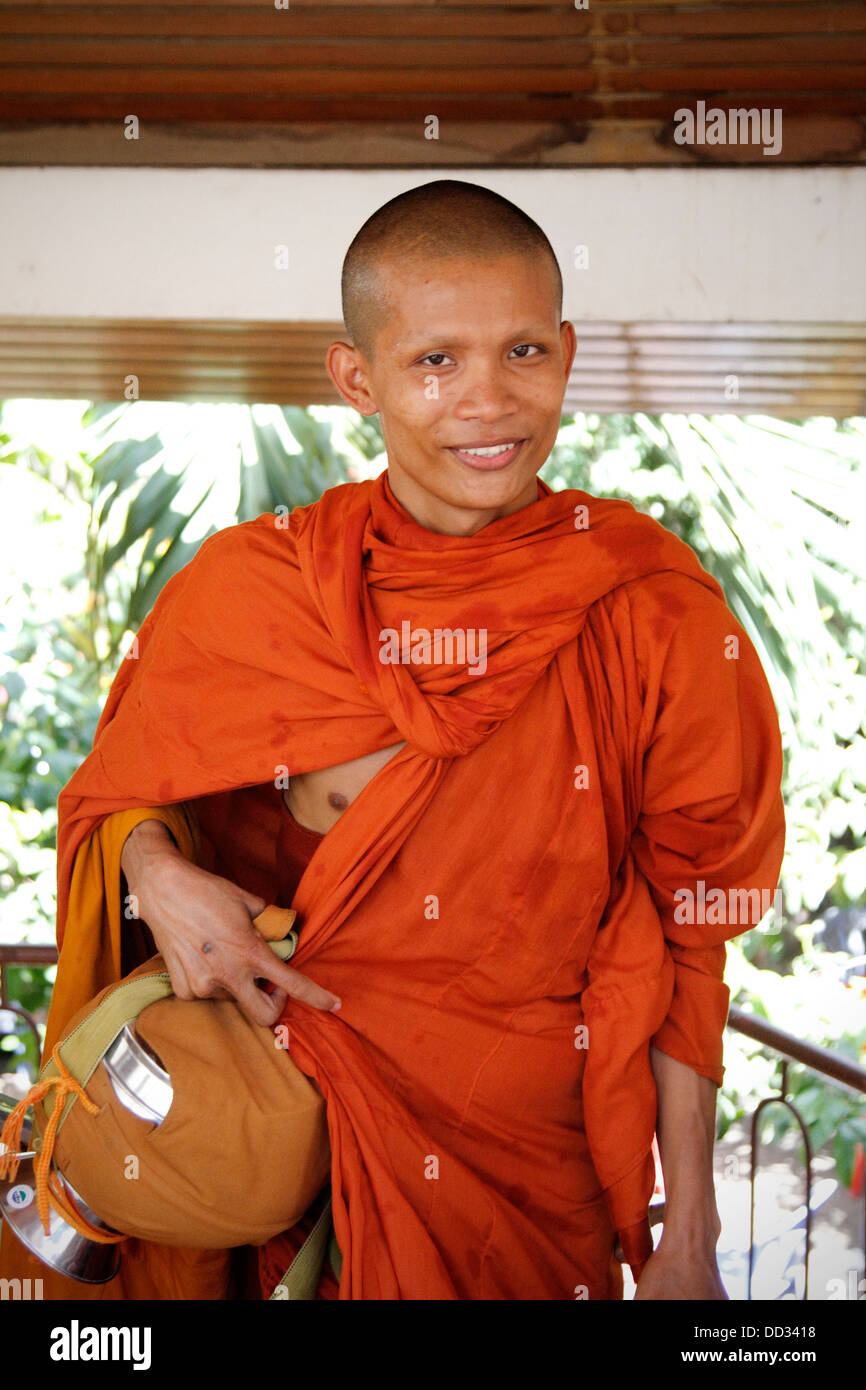 Buddhist monk robes hi-res stock photography and images - Alamy