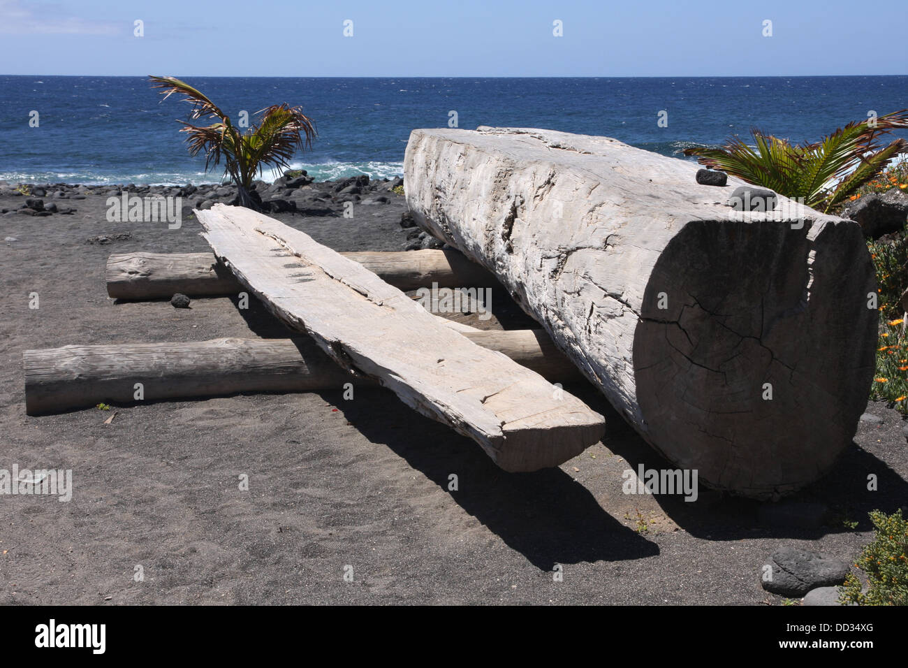 Log bench and table Stock Photo - Alamy