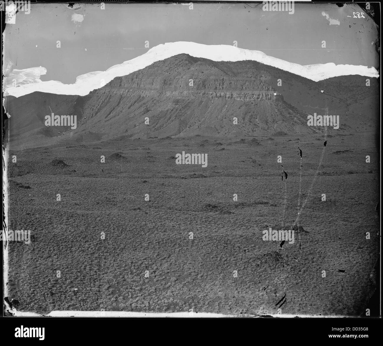 A plateau near the Grand Canyon and the Colorado River, showcasing the ...