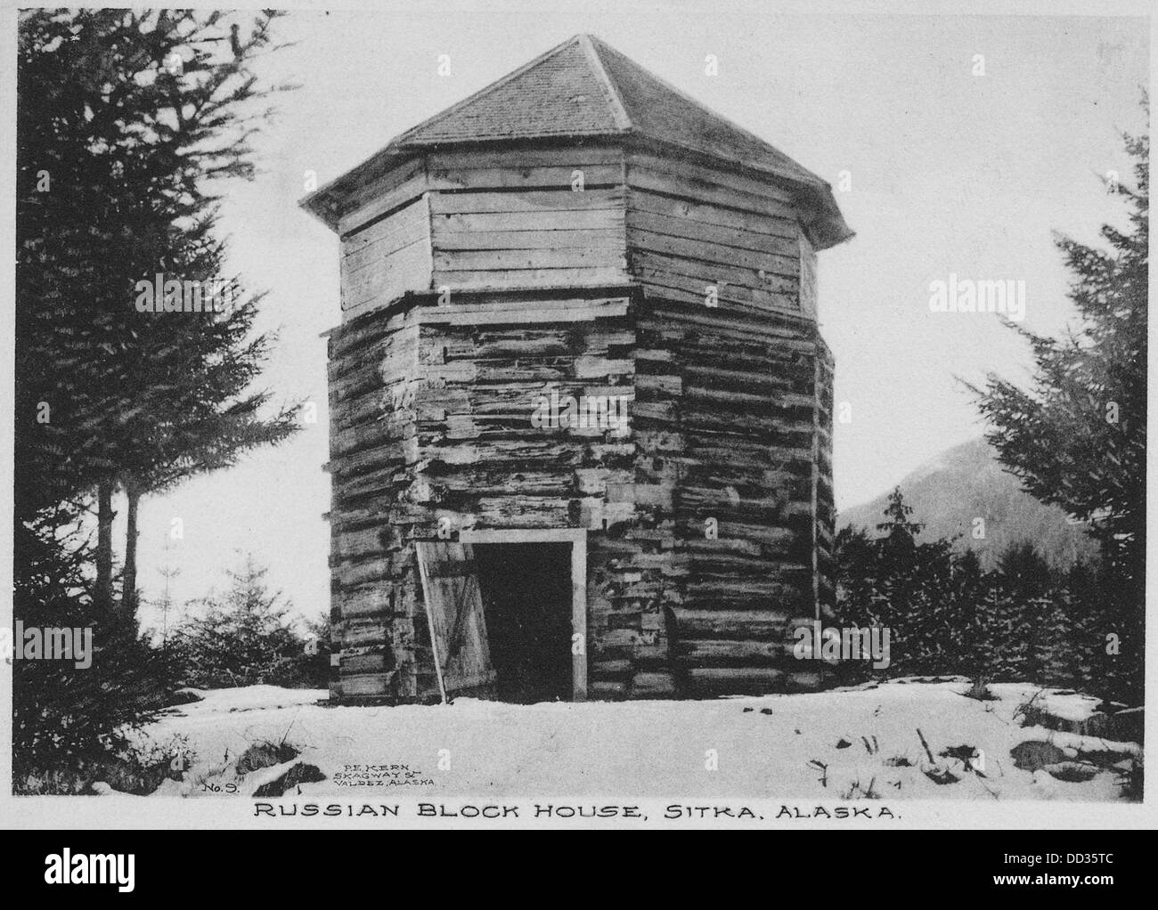 Russian block house Black and White Stock Photos & Images - Alamy