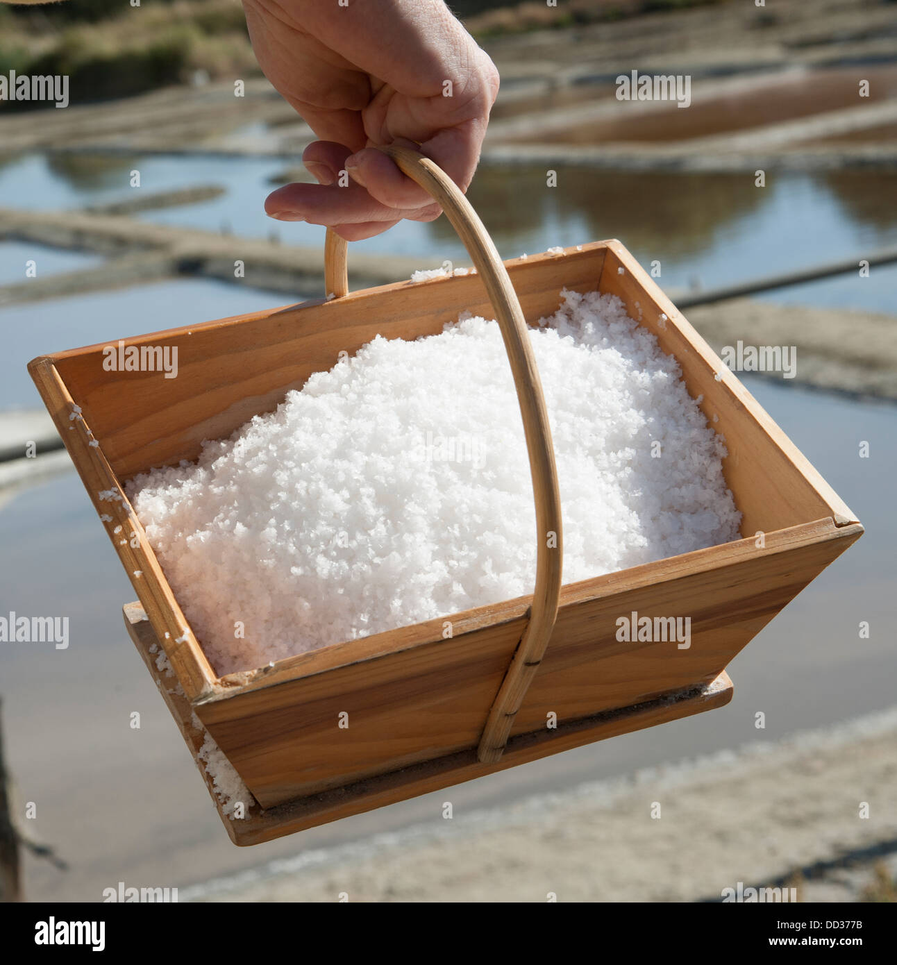 Salt crystals hi-res stock photography and images - Alamy