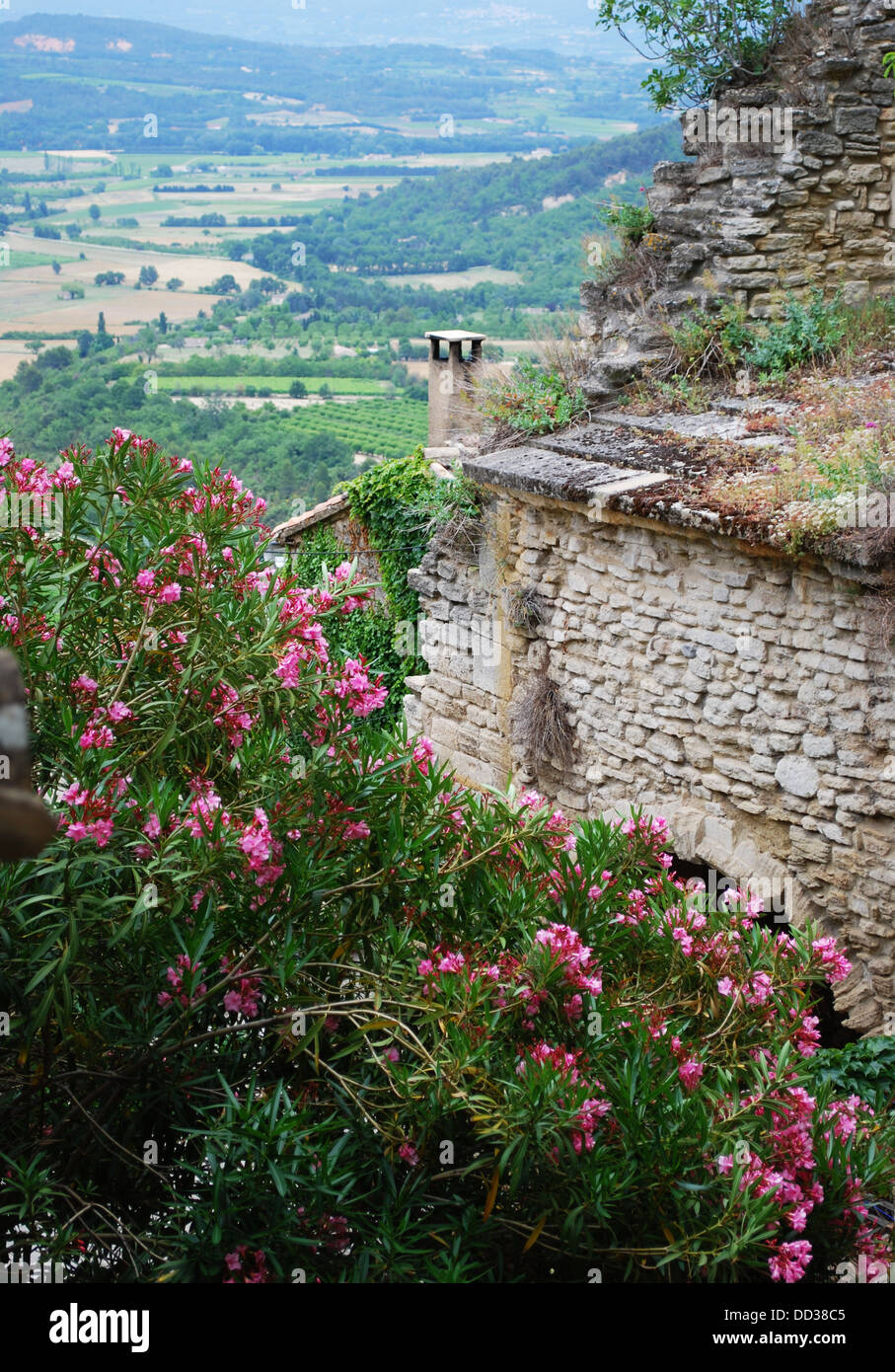 Countryside of provence hi-res stock photography and images - Alamy