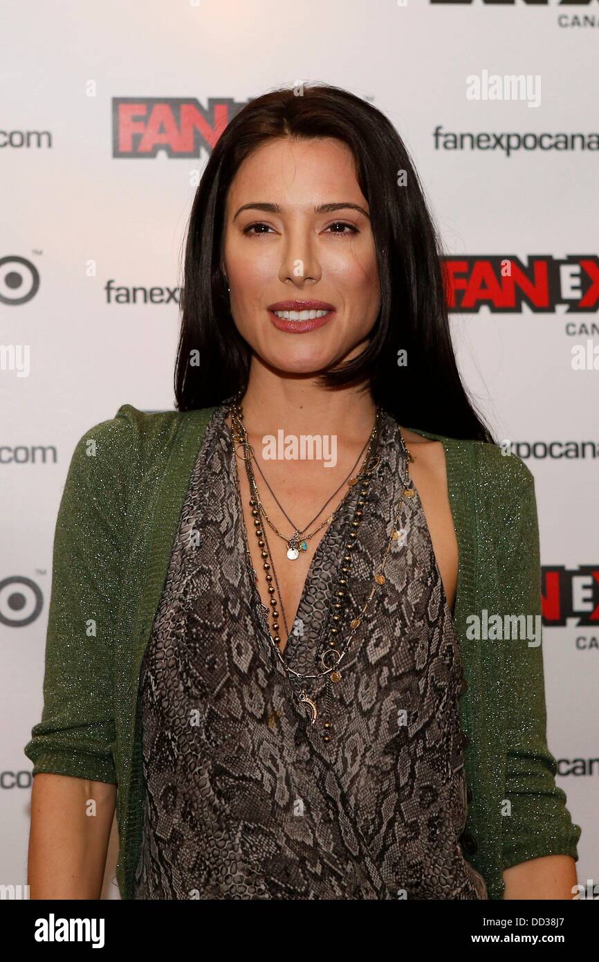 Jaime Murray Abs