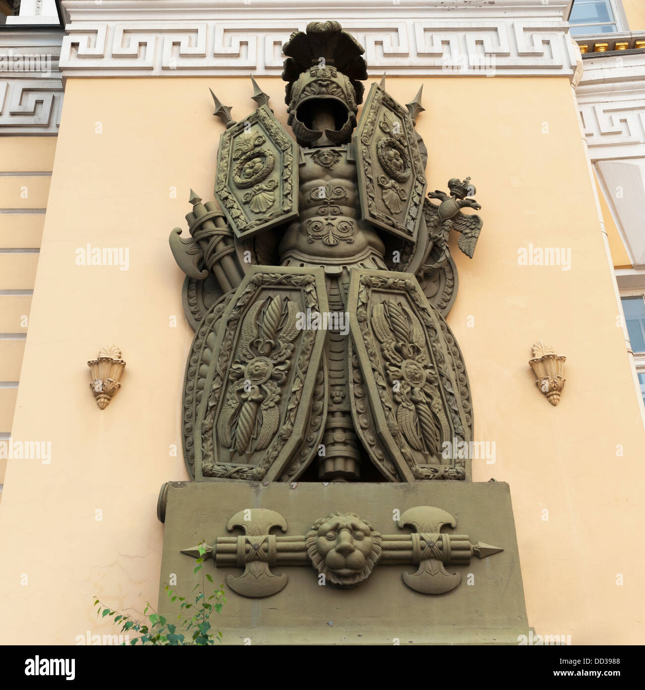 Gold warrior statue hi-res stock photography and images - Alamy