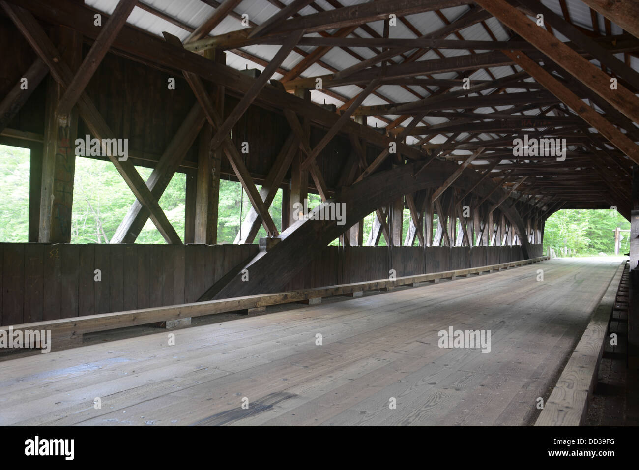 Historic wooden covered bridge hi-res stock photography and images - Alamy