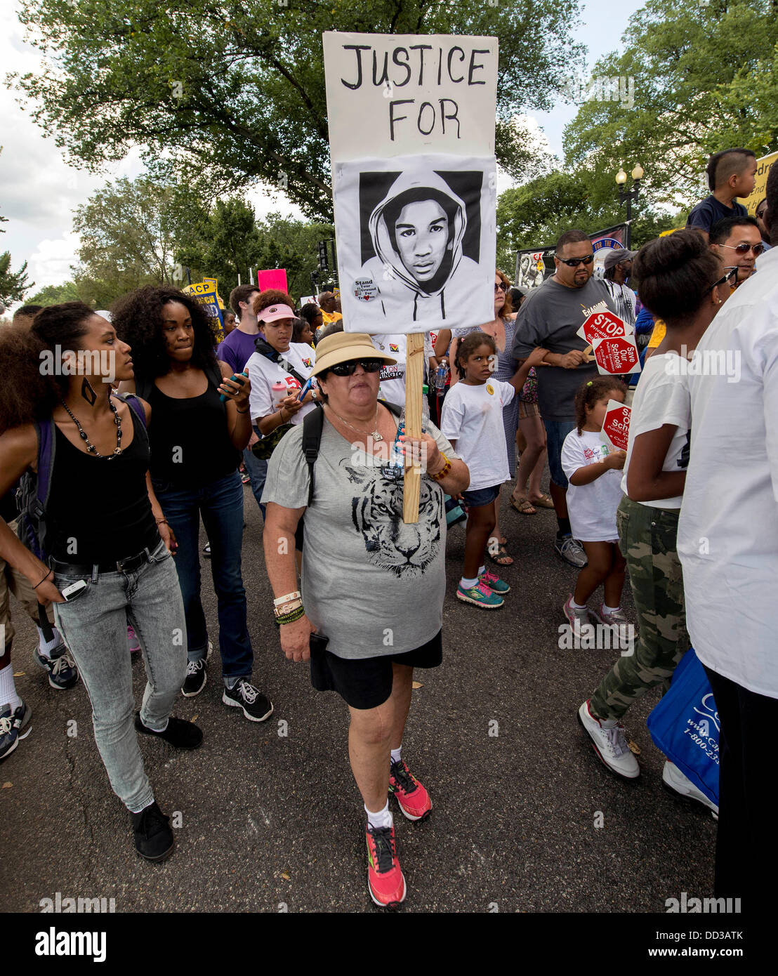 Washington, D.C. USA. 24th Aug, 2013. Tens of thousands of people march ...