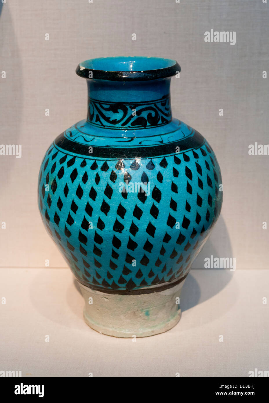 Antique stoneware hi-res stock photography and images - Alamy