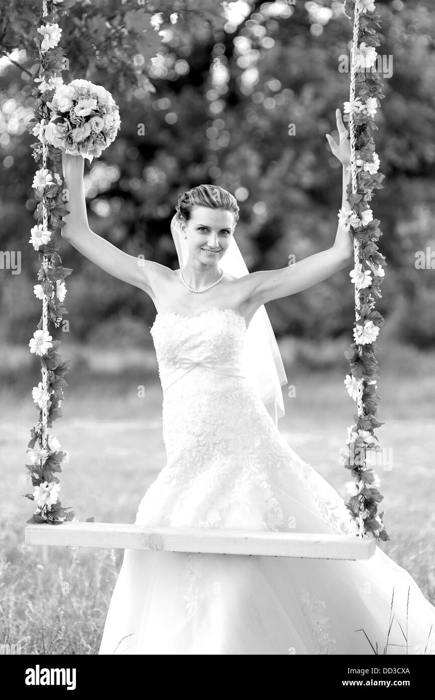 black-n-white portrait bride Stock Photo - Alamy