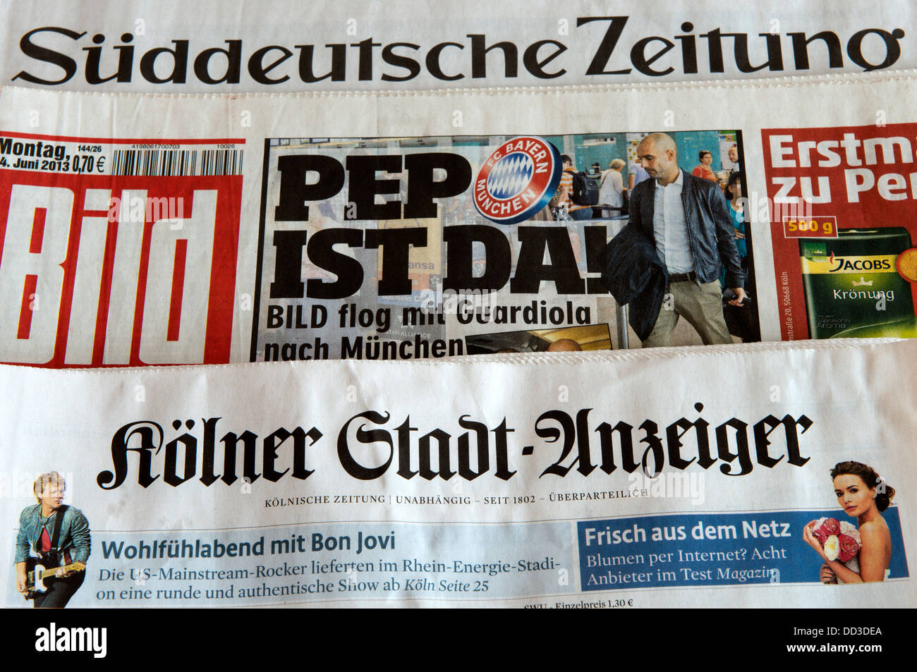 Red top and broadsheet hi-res stock photography and images - Alamy