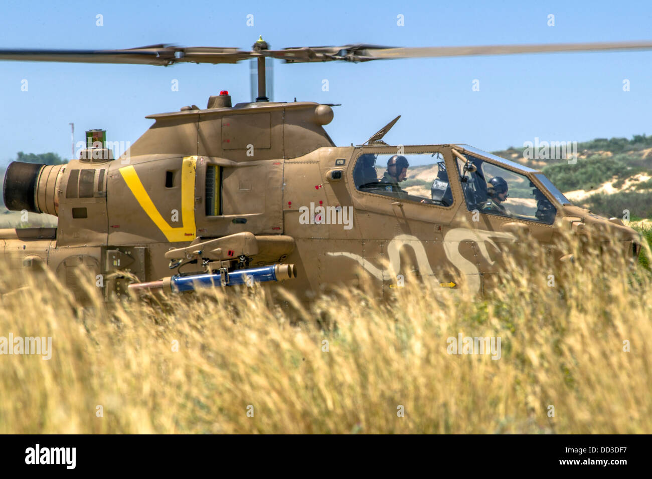 Israeli Air force (IAF) helicopter, Bell AH-1 Cobra on the ground Stock Photo - Alamy