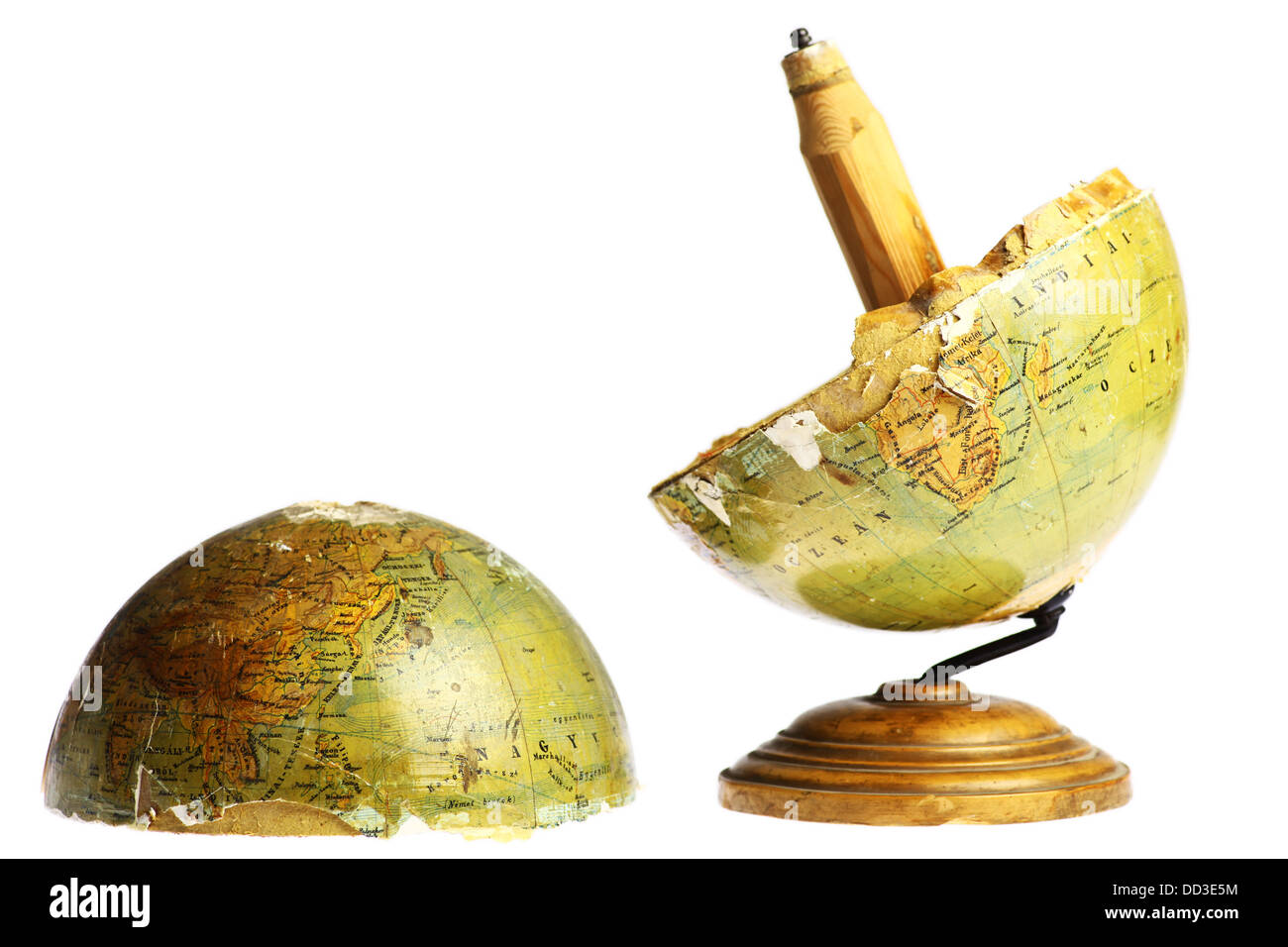 Broken map of world globe hi-res stock photography and images - Alamy
