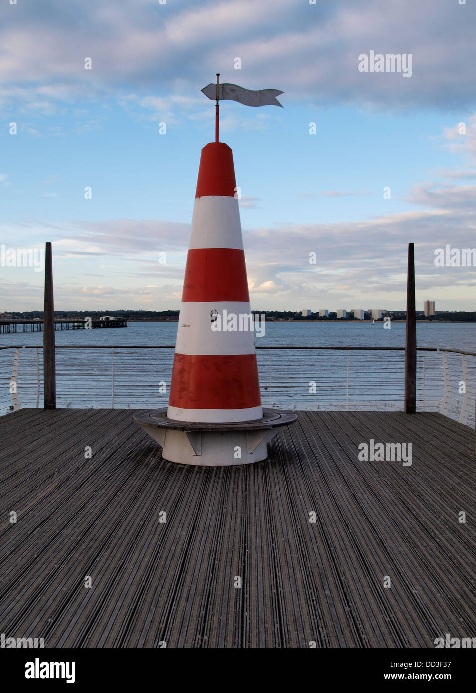 Waterfront seats hi-res stock photography and images - Alamy