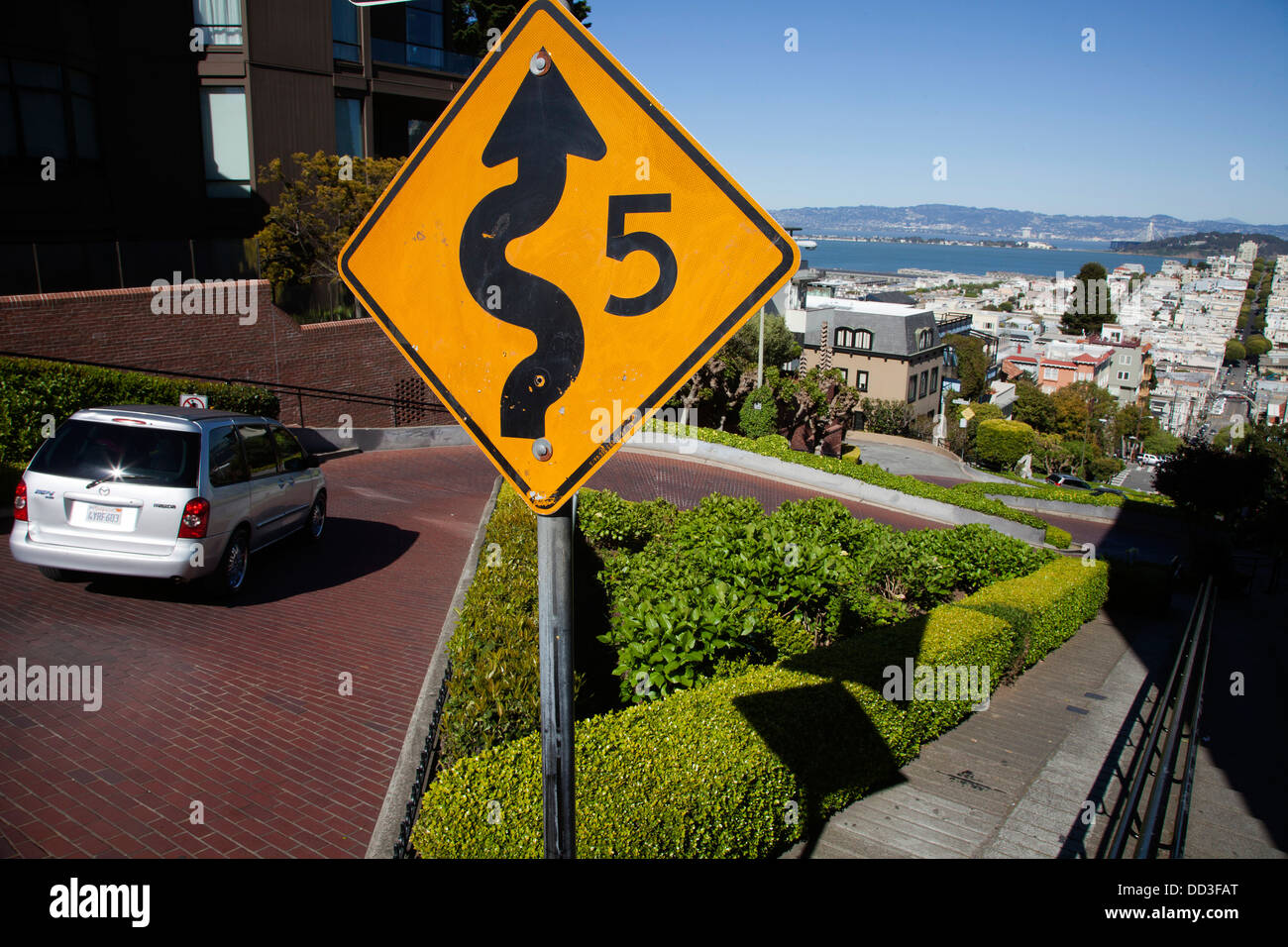 Curvy san francisco street hi-res stock photography and images - Alamy