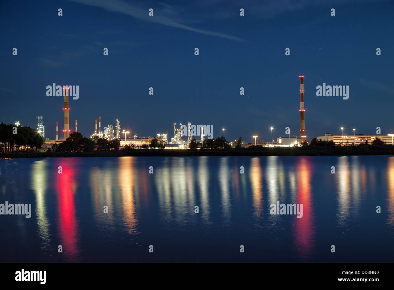 Oil refinery at night hi-res stock photography and images - Alamy