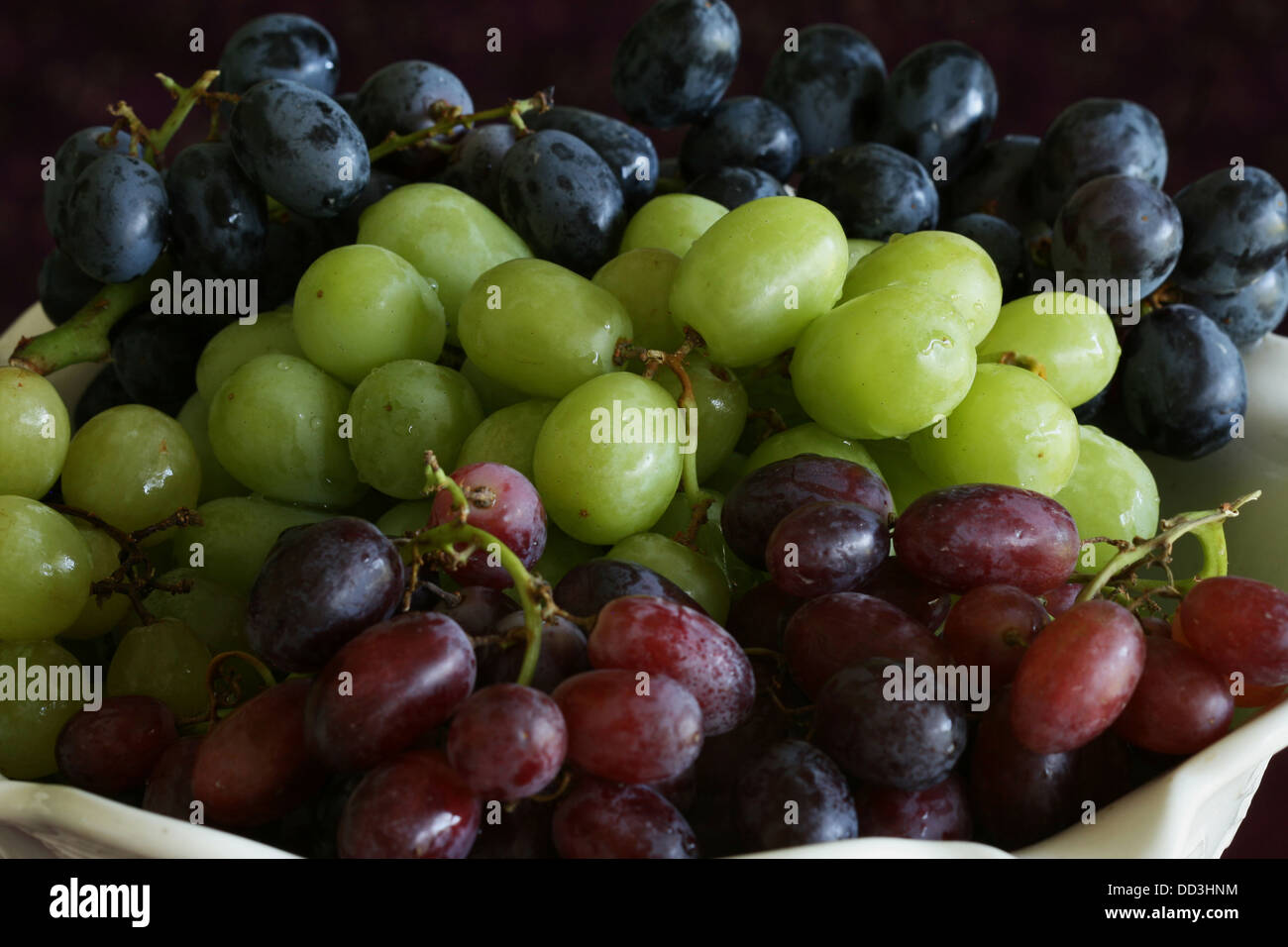 Red green grapes in hi-res stock photography and images - Alamy
