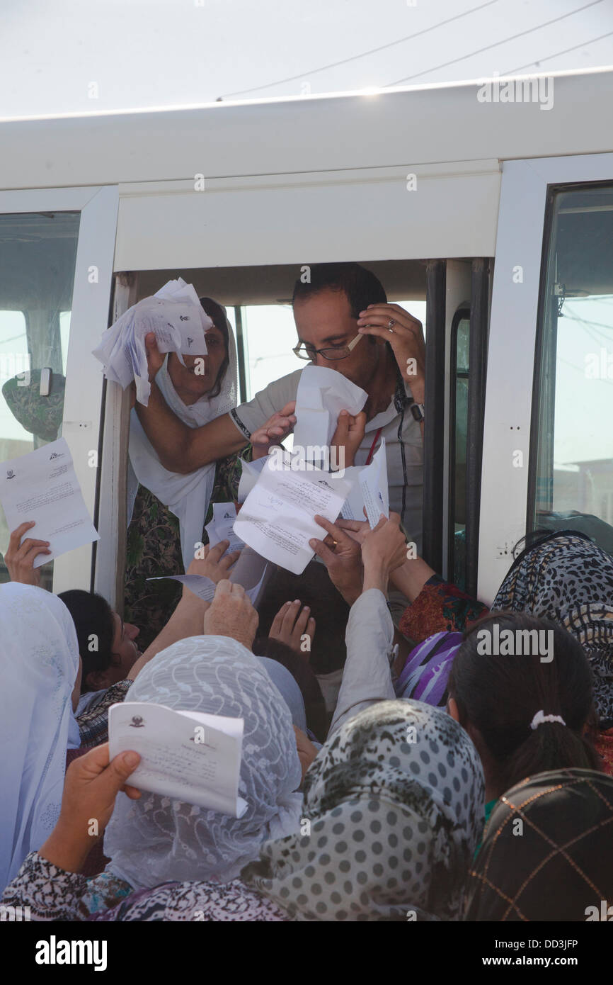 Refugee bus hi-res stock photography and images - Alamy
