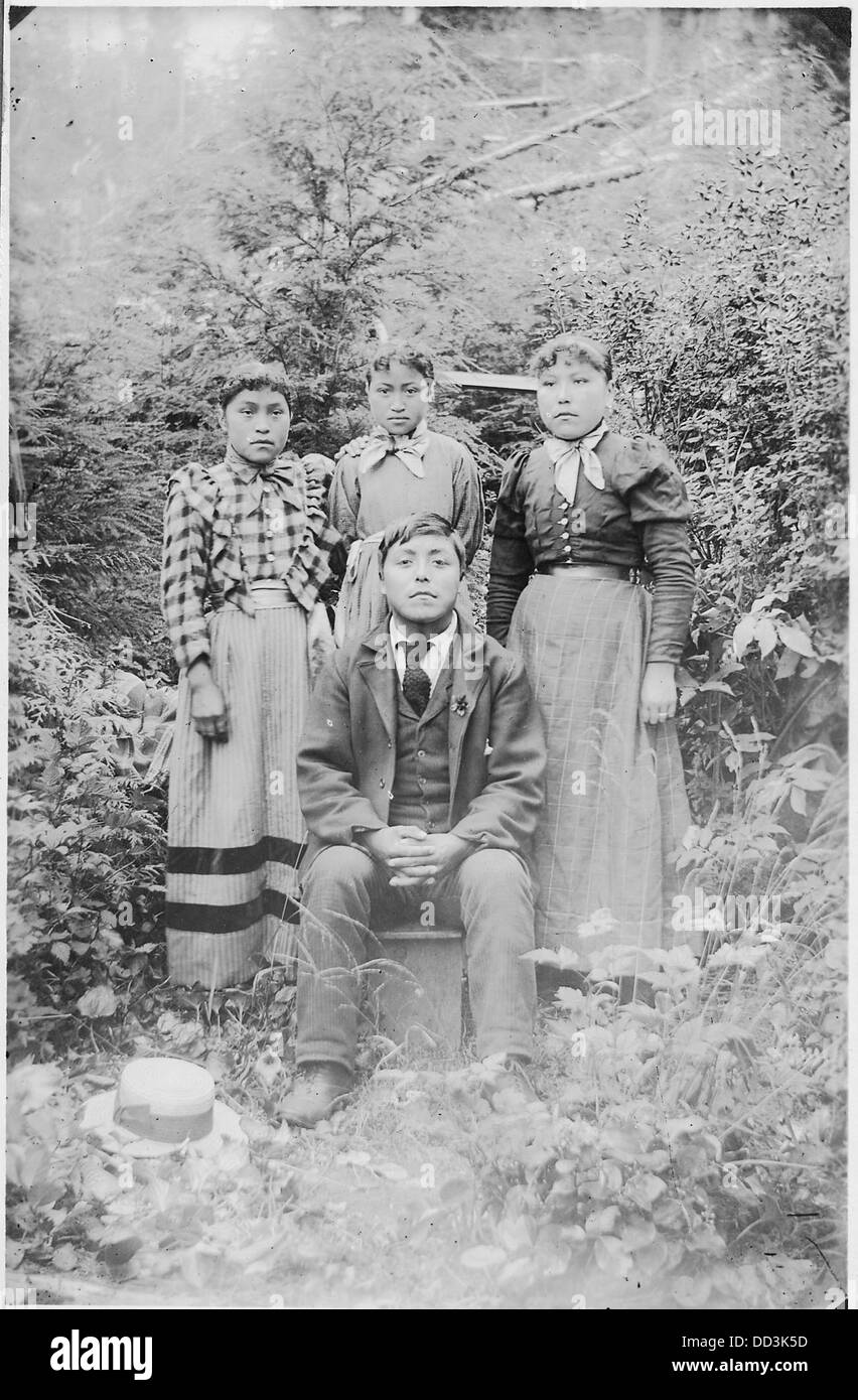 Native american upbringing hi-res stock photography and images - Alamy