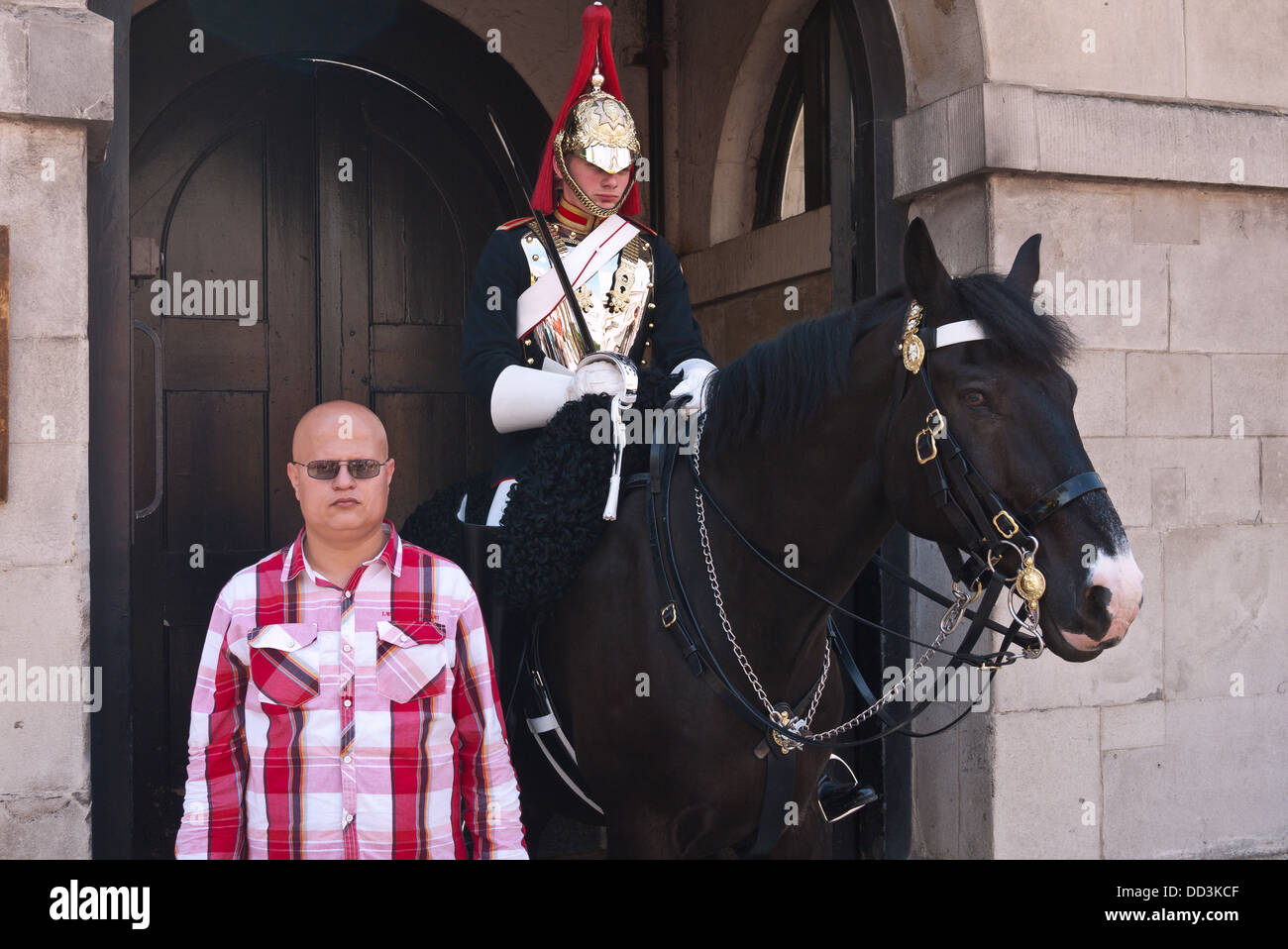 Sentry duty buckingham palace hi-res stock photography and images - Alamy