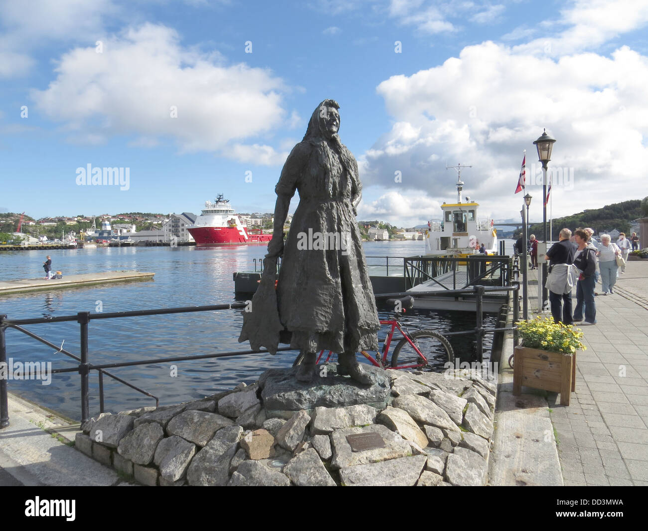 KRISTIANSUND, Norway. Herring fisherwoman statue. Photo Tony Gale Stock ...