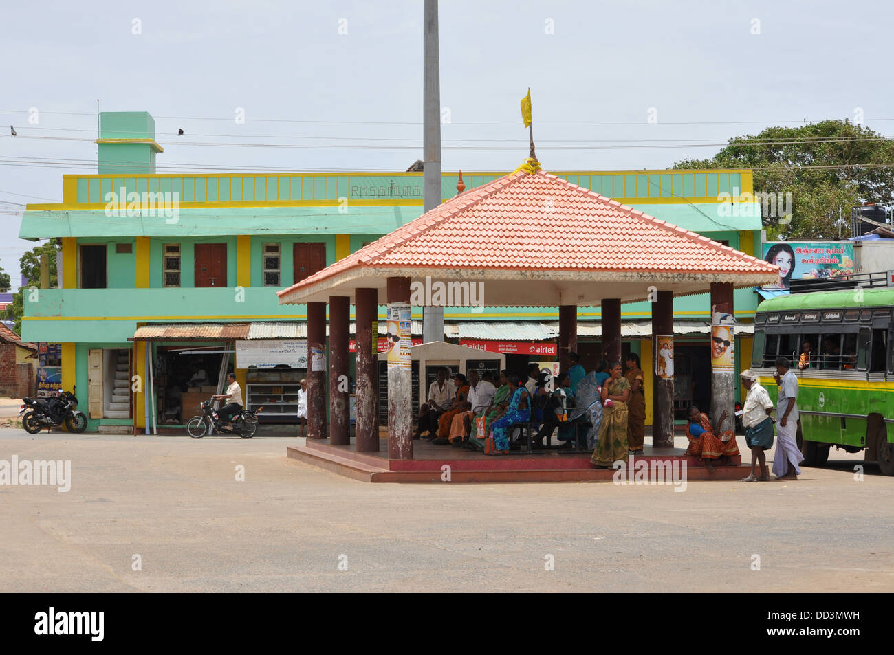 Bus in indian village hi-res stock photography and images - Alamy