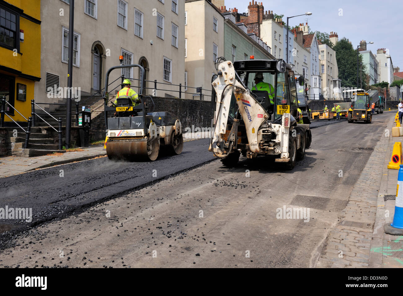 Asphalt road rollers hi-res stock photography and images - Alamy