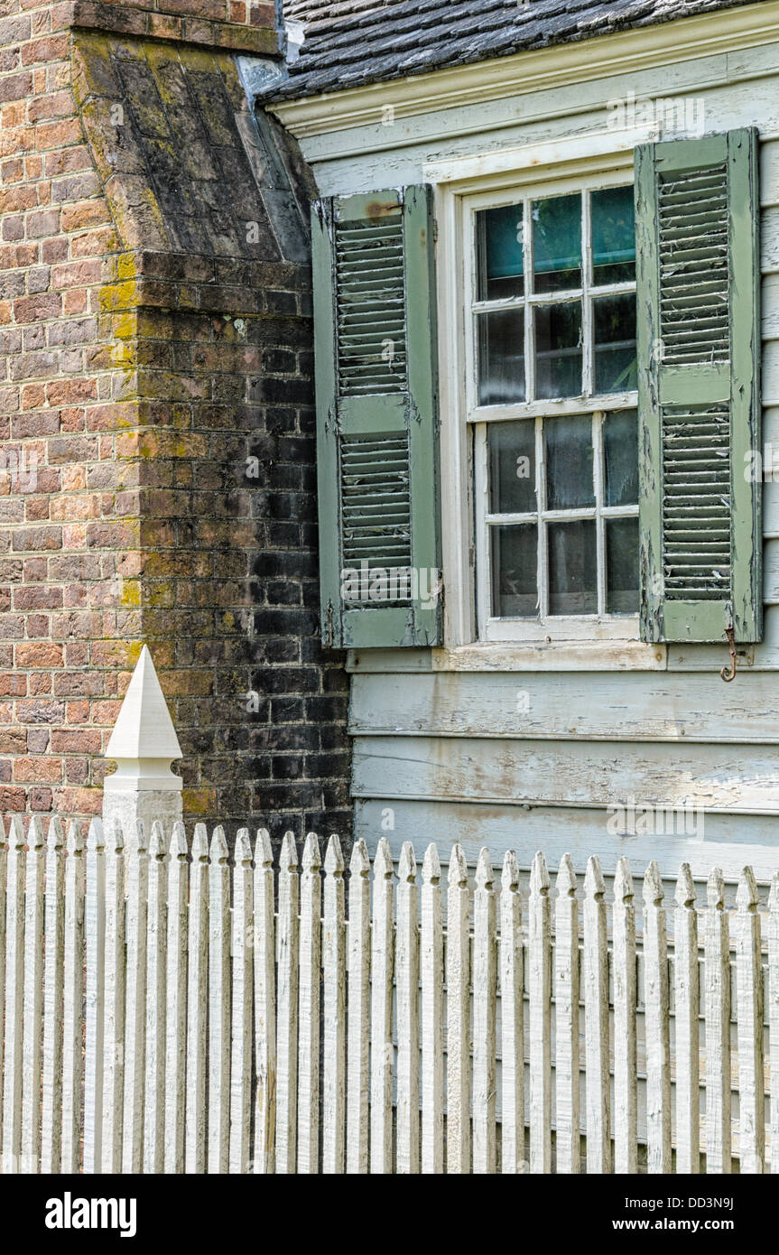 Weathered windows, Greenhow Tenement, Colonial Williamsburg, Virginia ...