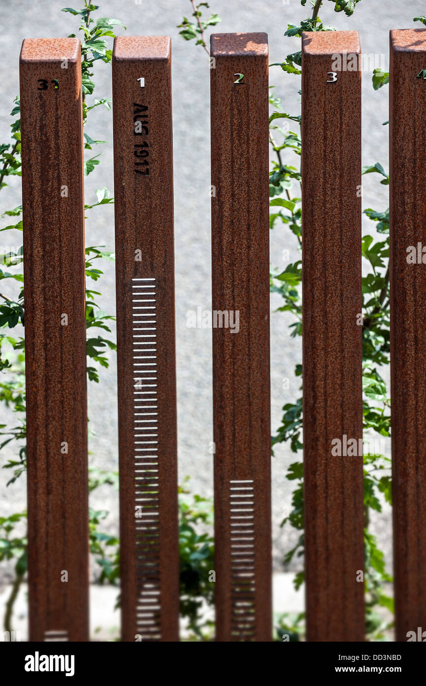 Line-up of 1392 posts representing hospital dead chart at the ...