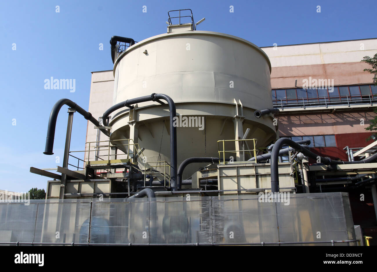 Chemical installation, manufacturing plant of metals Stock Photo - Alamy