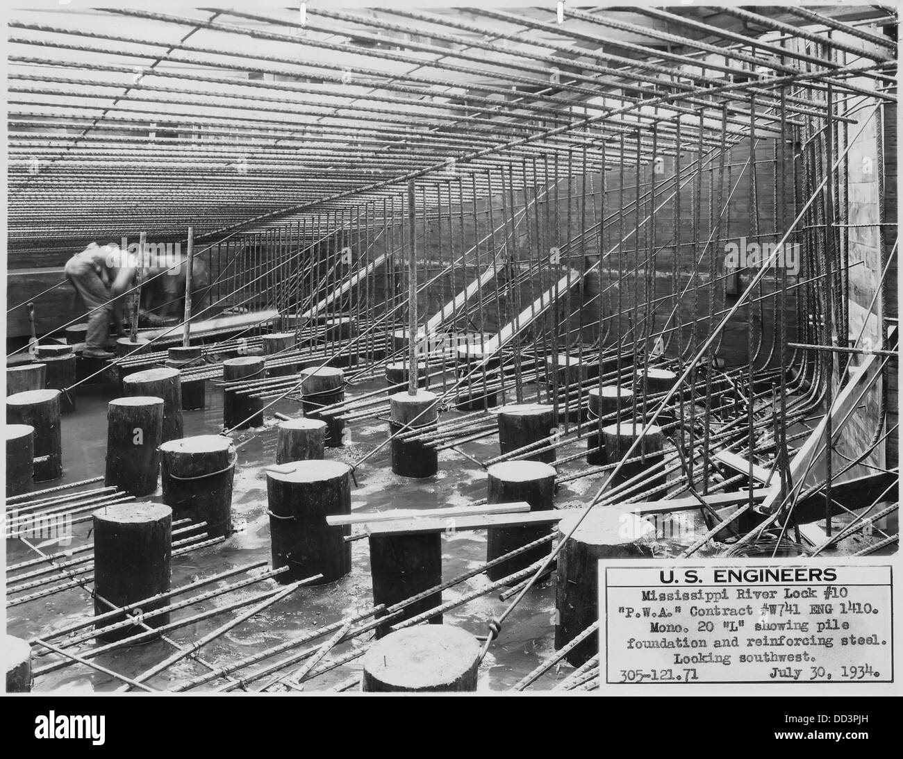 Focus driving Black and White Stock Photos & Images - Alamy