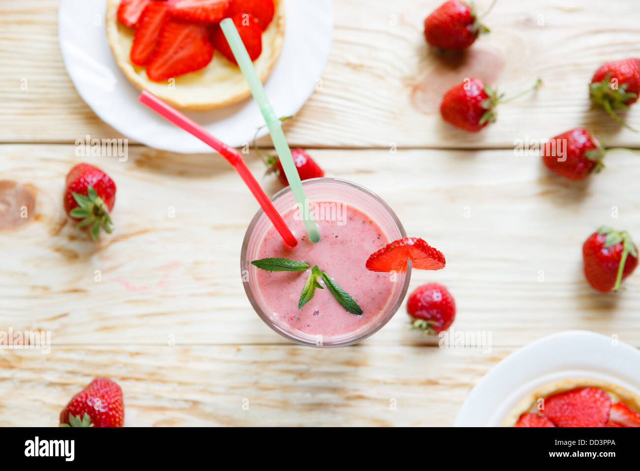 Strawberry milkshake top view hi-res stock photography and images - Alamy
