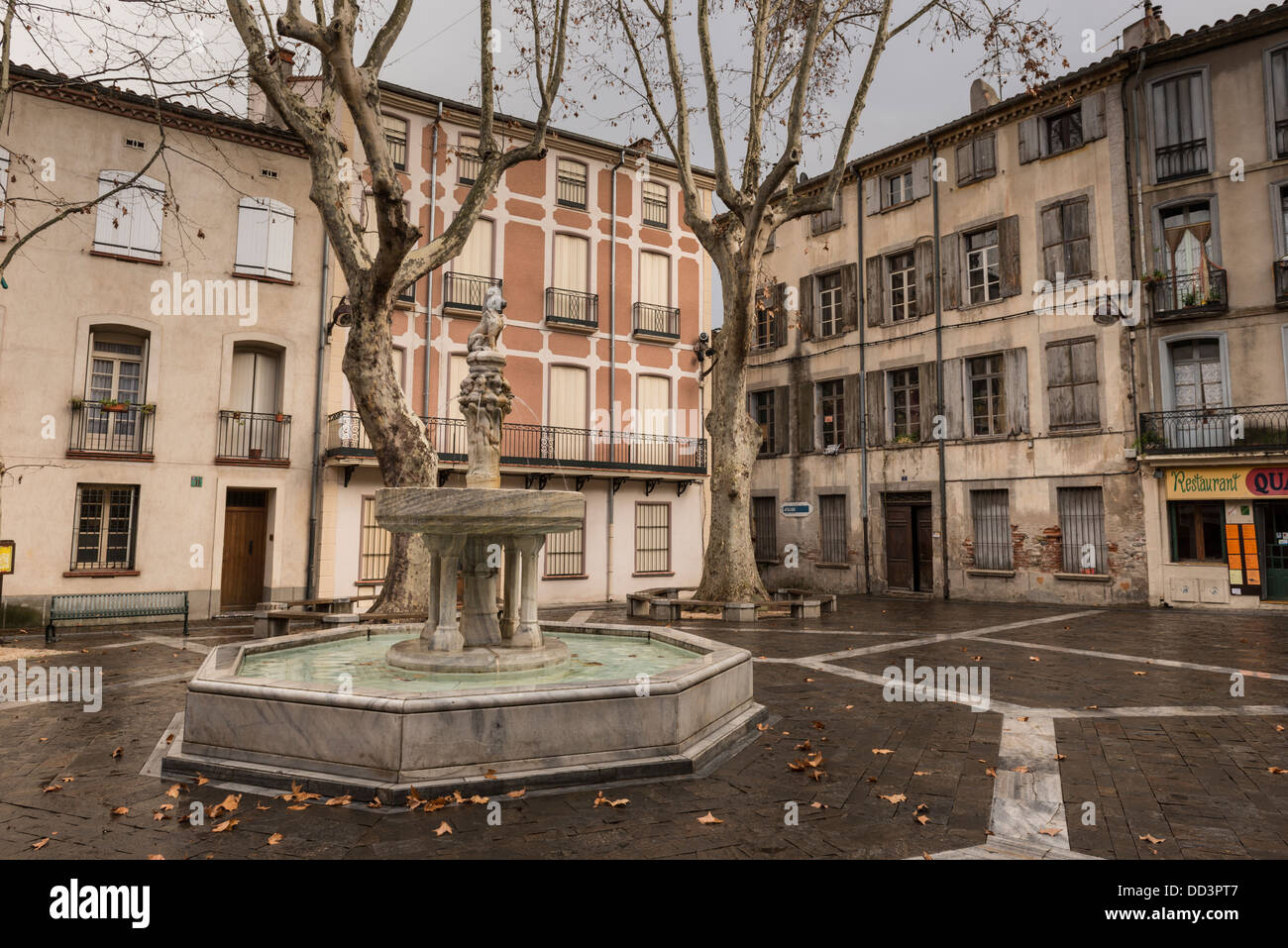 Place des Neuf Jets, Ceret, Pyrénées Orientales, Languedoc-Roussillon ...