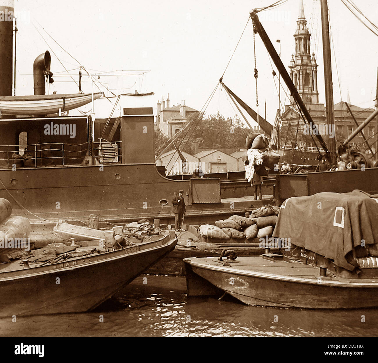 Packet ships hi-res stock photography and images - Alamy