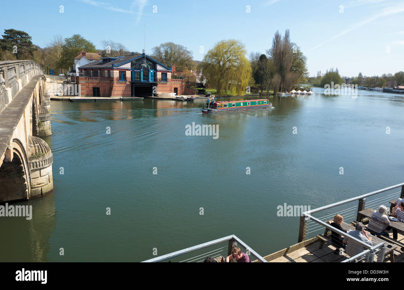 The River Thames, Henley Bridge, and Henley Royal Regatta Headquarters ...