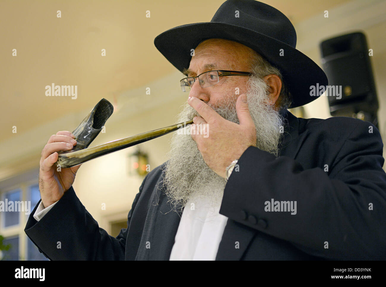 Man blowing shofar hi-res stock photography and images - Alamy
