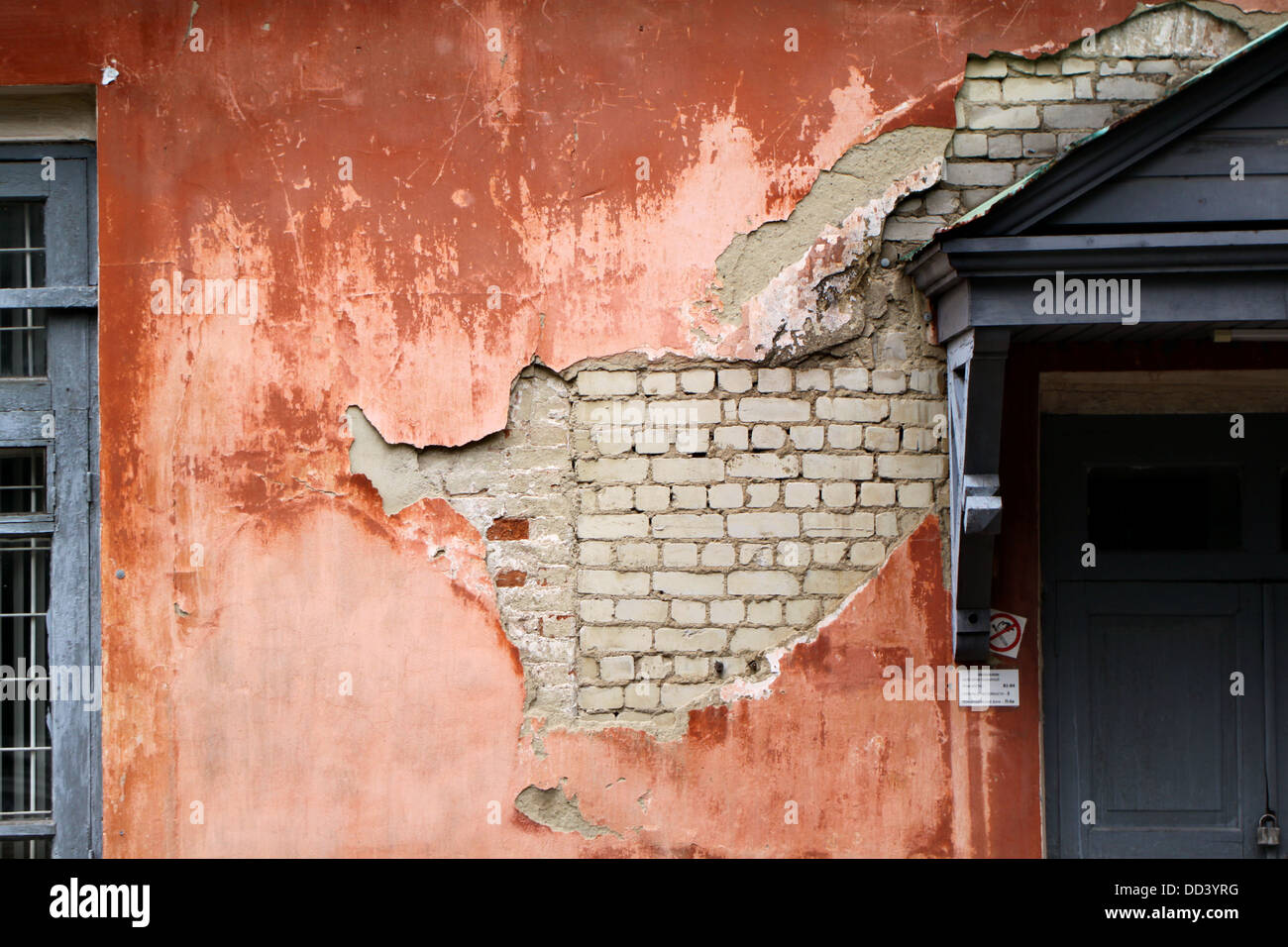 The wall with the damaged paint coating Stock Photo - Alamy