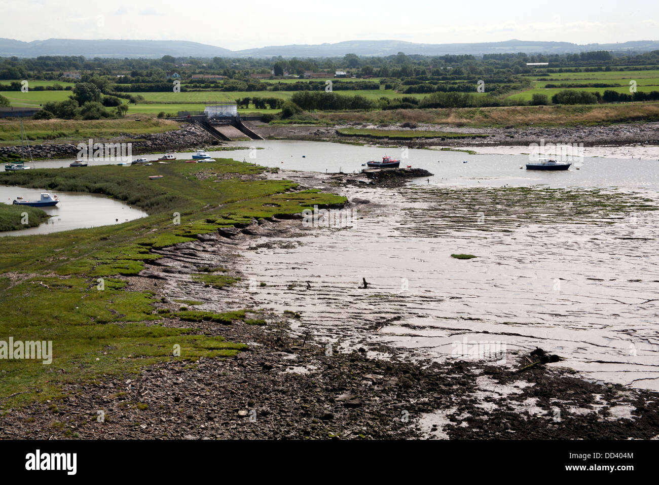 Estuary of the Land Yeo and Blind Yeo rivers where they meet the sea ...