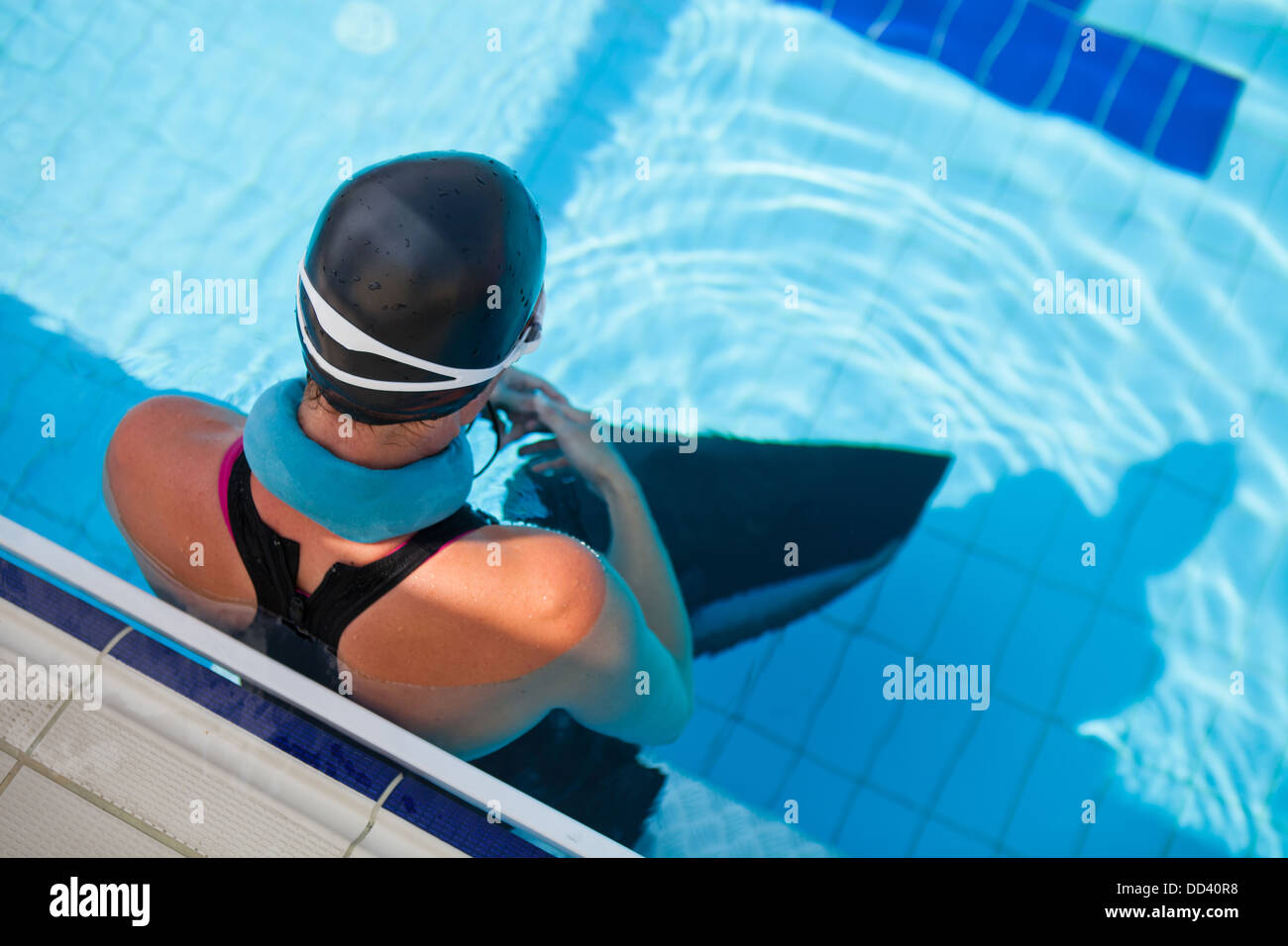 Woman freediving hi-res stock photography and images - Alamy