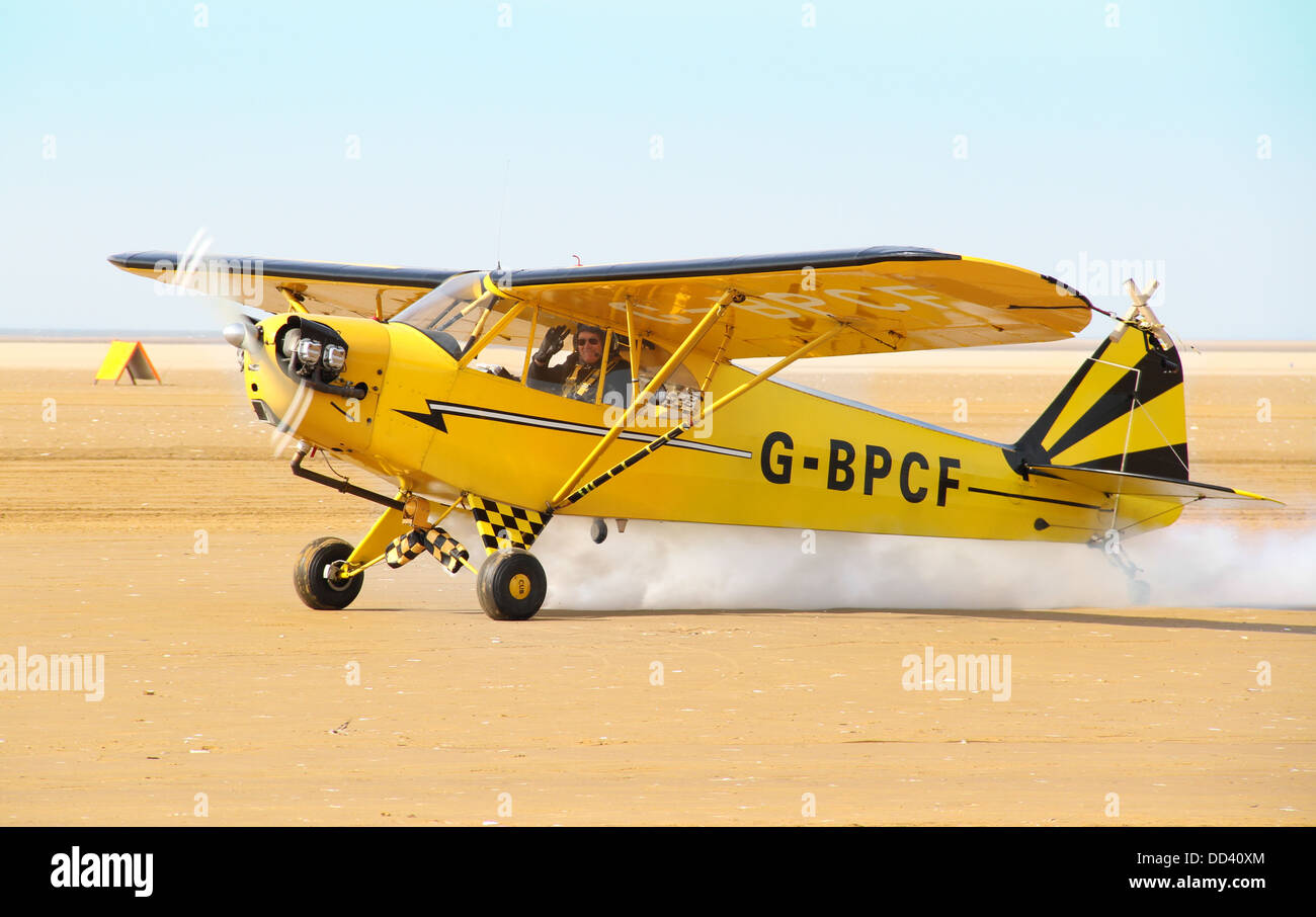 Piper j3c 65 hi-res stock photography and images - Alamy