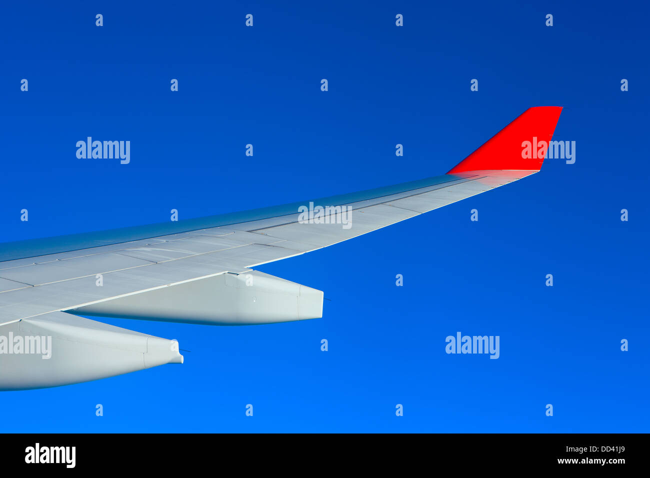 Airplane wing aircraft turbine flying hi-res stock photography and ...