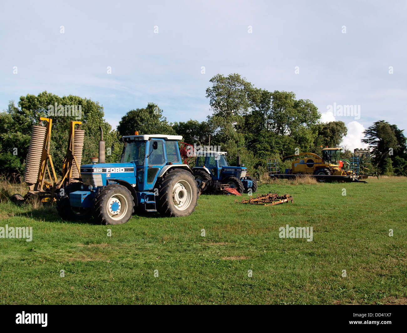 Ford 8210 tractor hi-res stock photography and images - Alamy