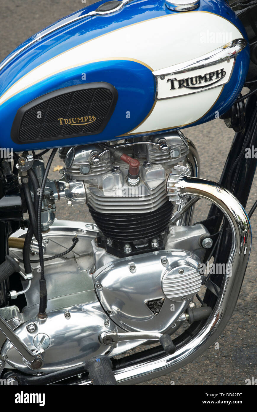 Twin triumph hi-res stock photography and images - Alamy