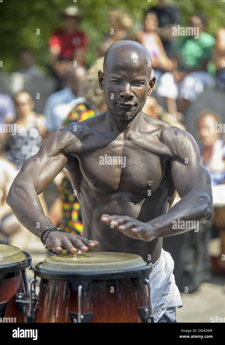 Tam tams hi-res stock photography and images - Alamy