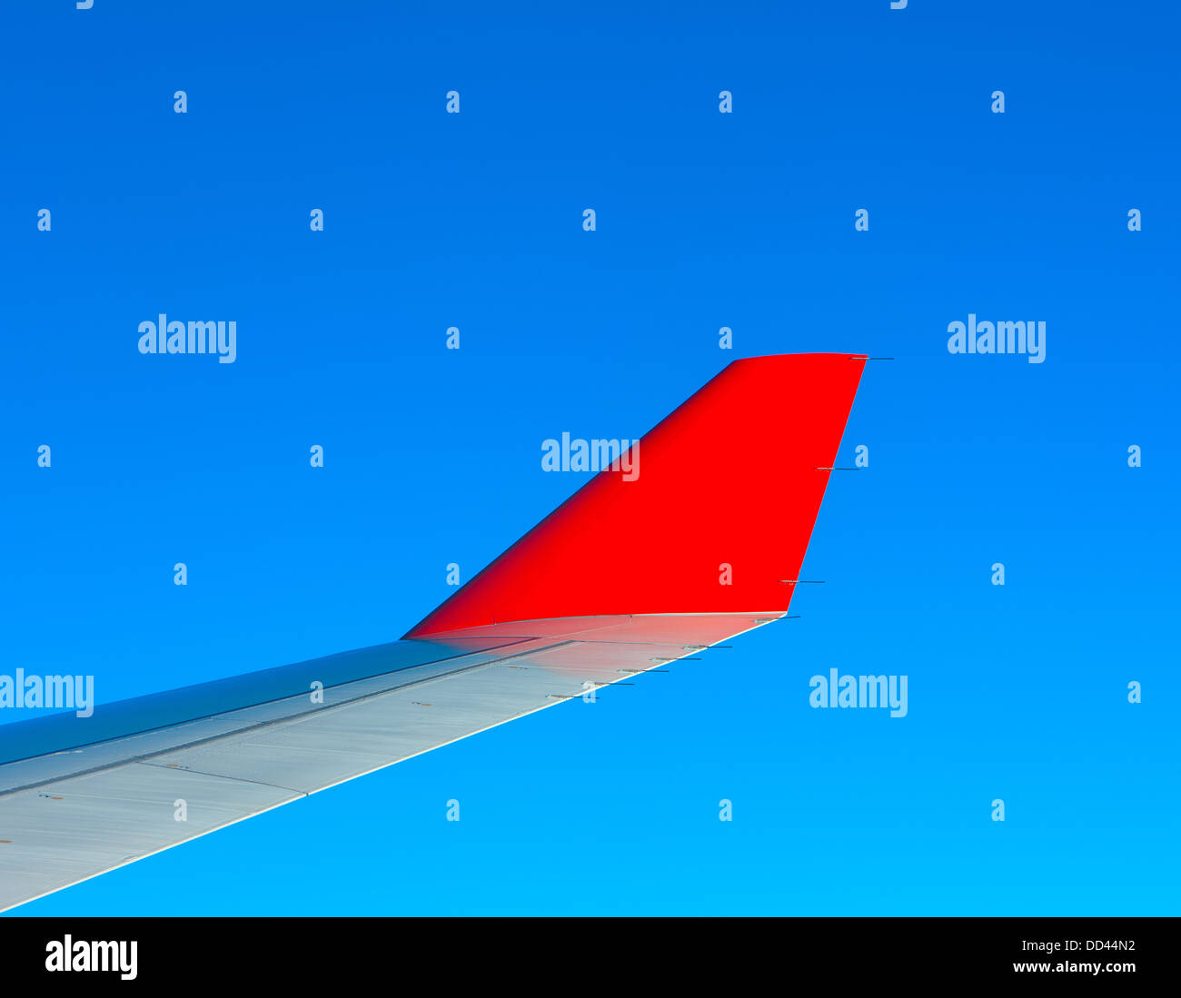 Wing flying airplane land hi-res stock photography and images - Alamy