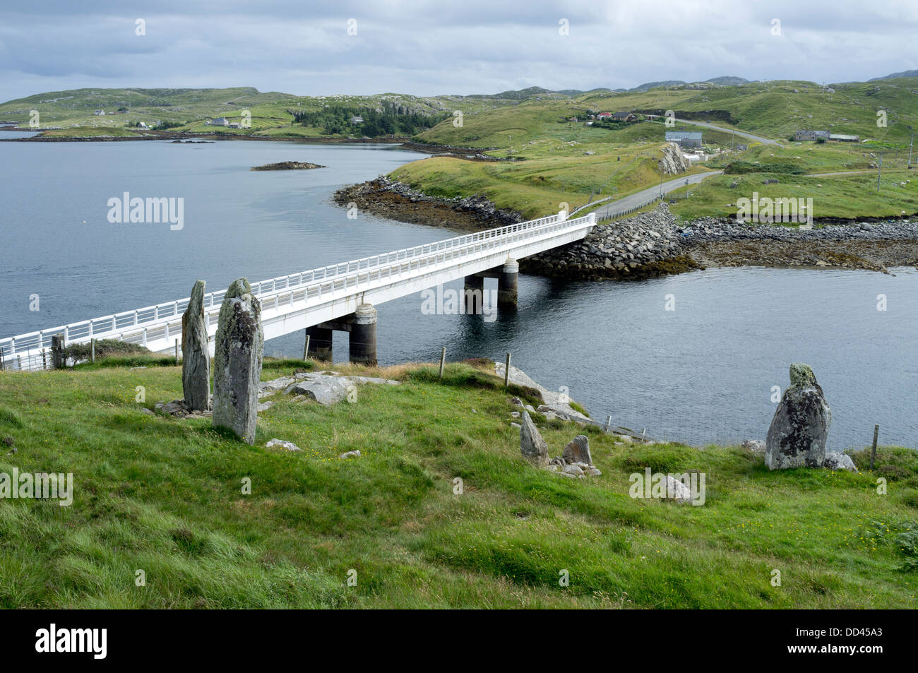 Callanish V111 - a megalithic group of standing stones overlooking the ...