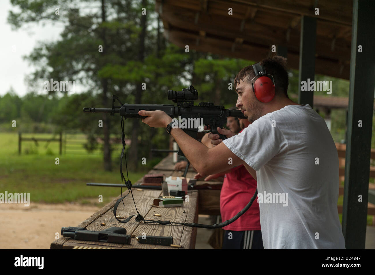 Weapon rifle gun road hi-res stock photography and images - Alamy