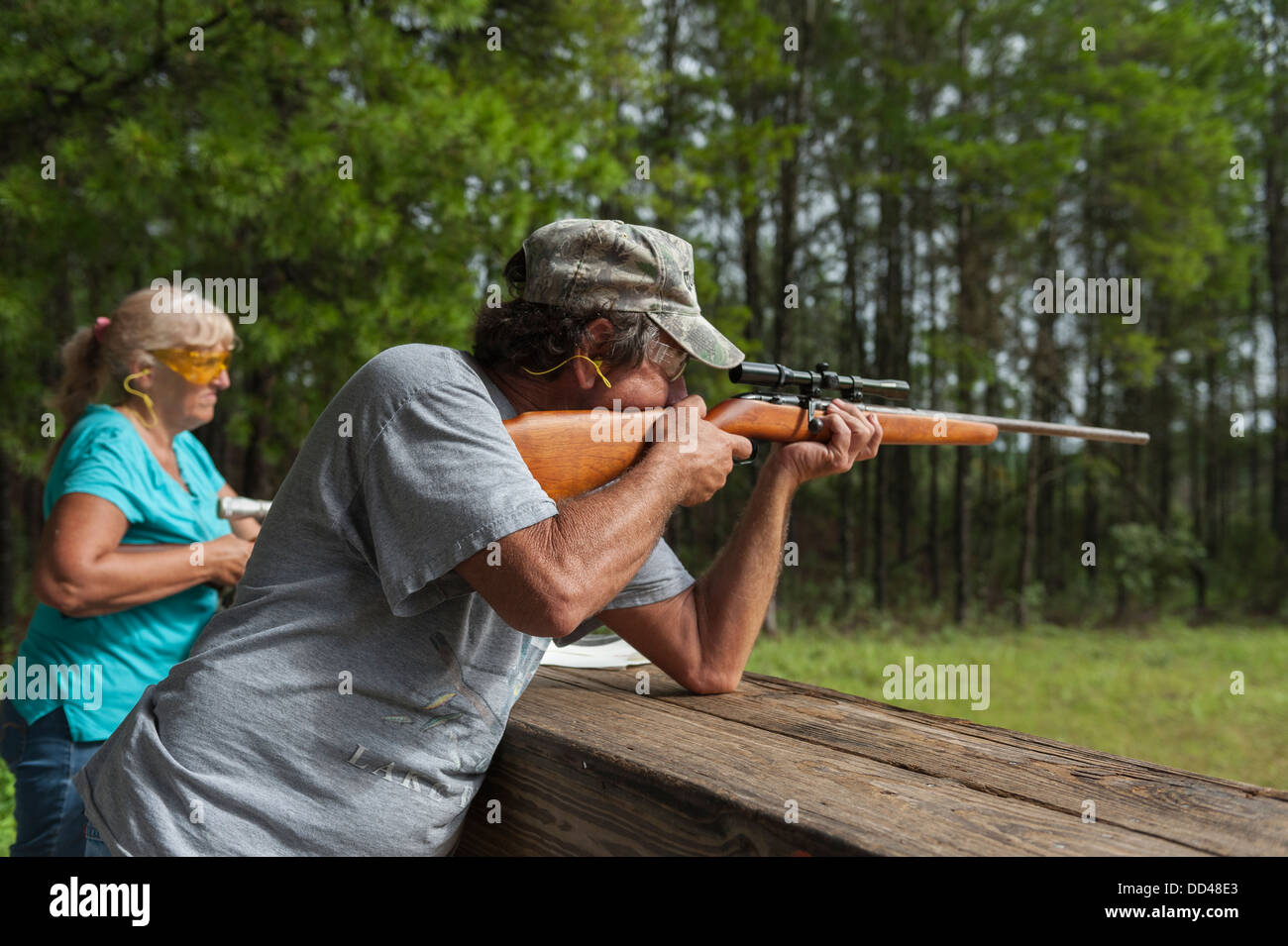 Lady shooting hat hi-res stock photography and images - Alamy