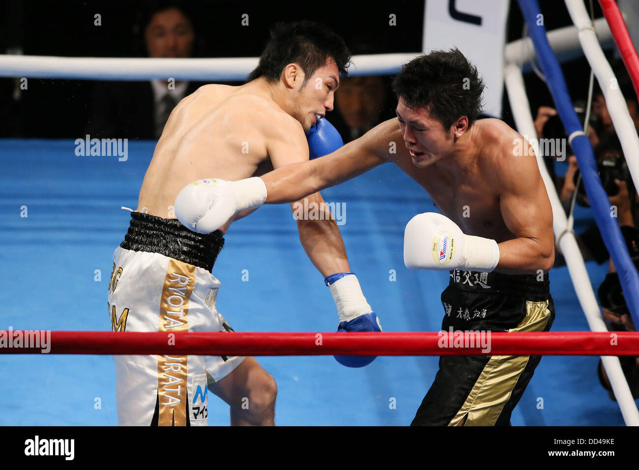 Tokyo, Japan. 25th Aug, 2013. (L to R) Ryota Murata (JPN), Akio Shibata ...