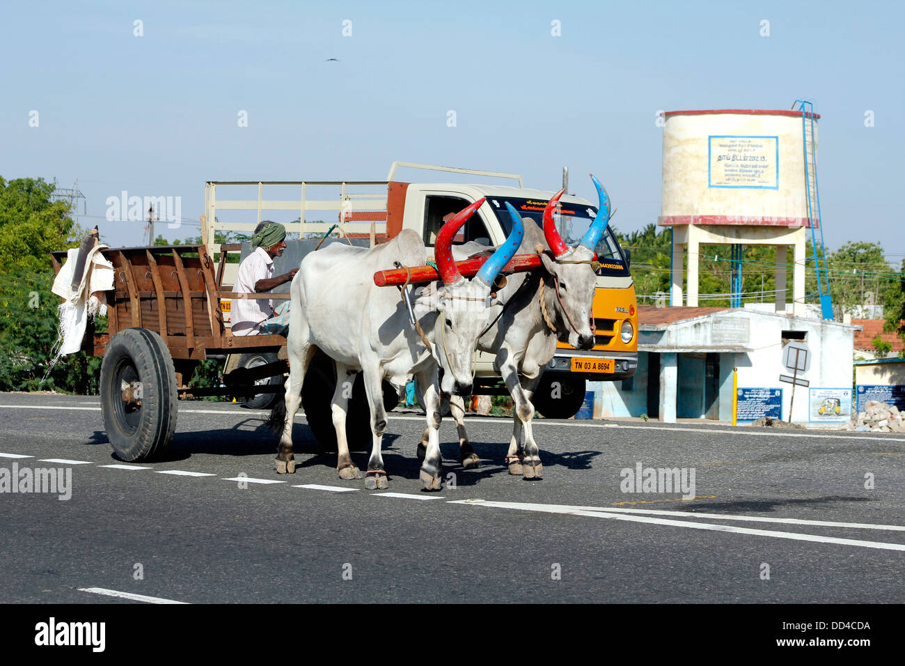 Indian bullock cart hi-res stock photography and images - Alamy