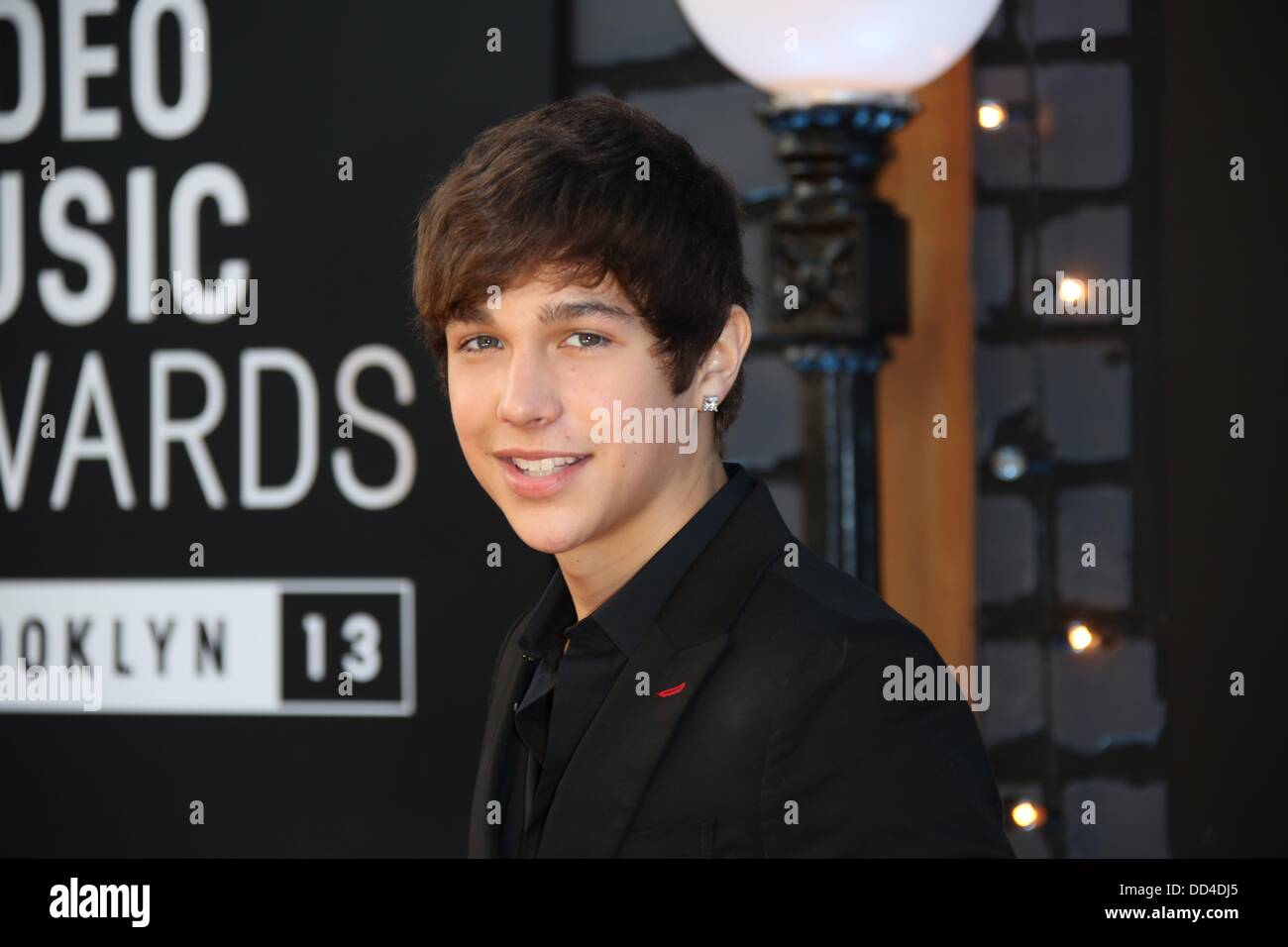 Brooklyn, New York, USA. 25th Aug, 2013. US singer Austin Mahone ...
